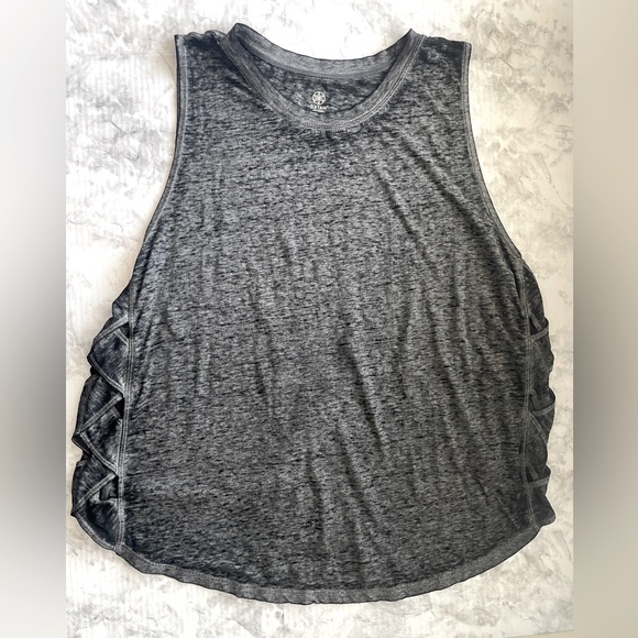 GAIAM | Tops | Gaiam Posey Tank Womens Xl Grey | Poshmark